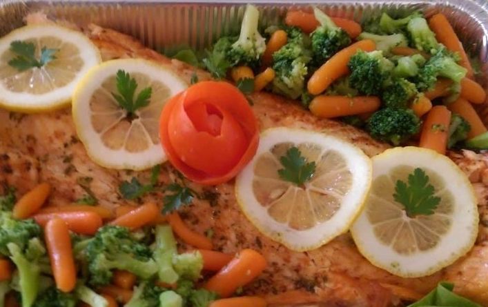 Somon cu Legume și Broccoli la Cuptor - Rețetă Delicioasă